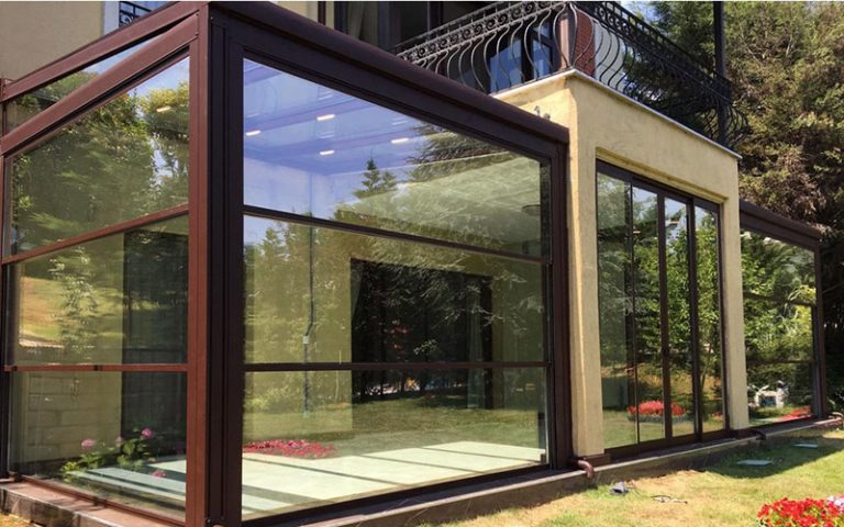 Guillotine Glass - Bioclimatic Pergola Awning